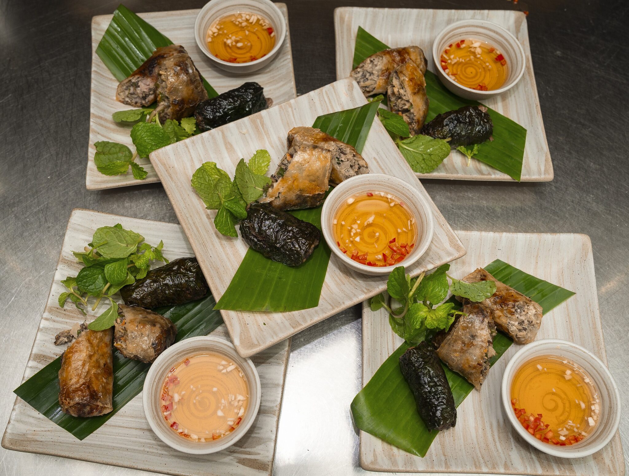 A romantic restaurant for a special dinner in Hanoi - Chao Ban ...